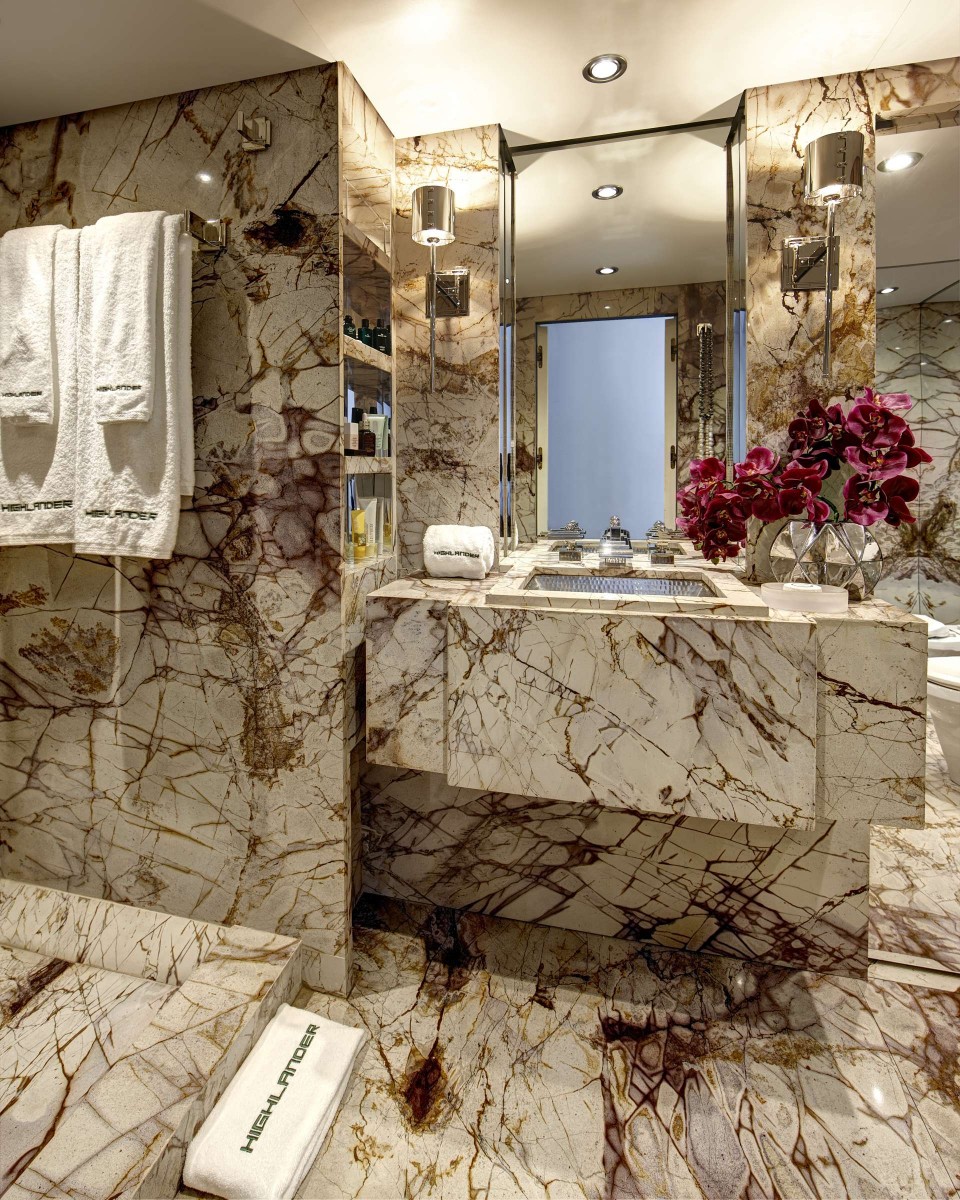 Highlander for charter